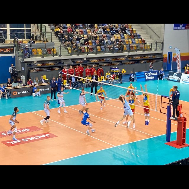 Draisma Dynamo op kampioenskoers - Volleybalkrant
