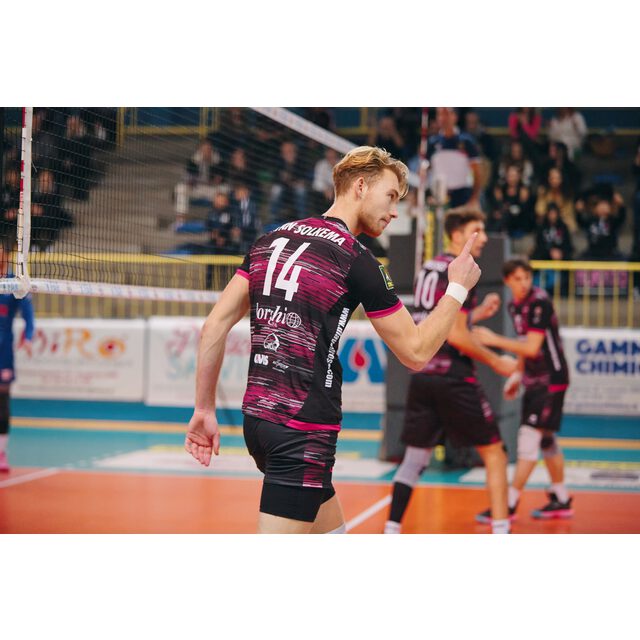 Rik van Solkema laat zich zien in Italiaanse A3 - Volleybalkrant